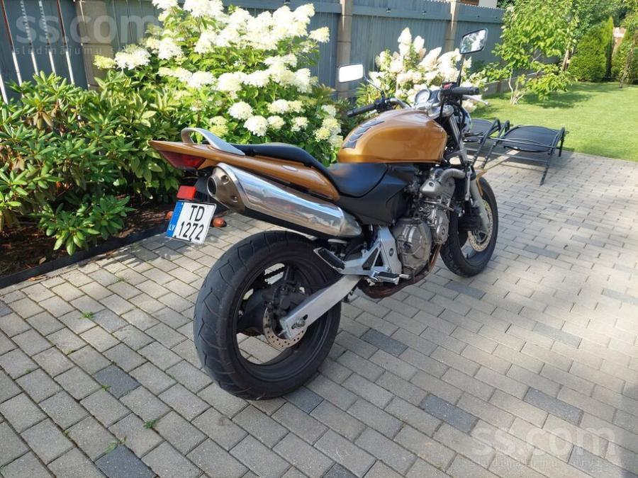 Honda Hornet 2004 in Riga, with an engine capacity of 0.60 L and mileage of 0 thousand km for 1700 €, photo 5 on AUTOMOTO.COM.LV