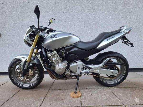 Хонда Hornet 2005 в Пренай, объемом двигателя 0.60 л и пробегом 25 тыс. км за 2350 €, фото 2 на AUTOMOTO.COM.LV