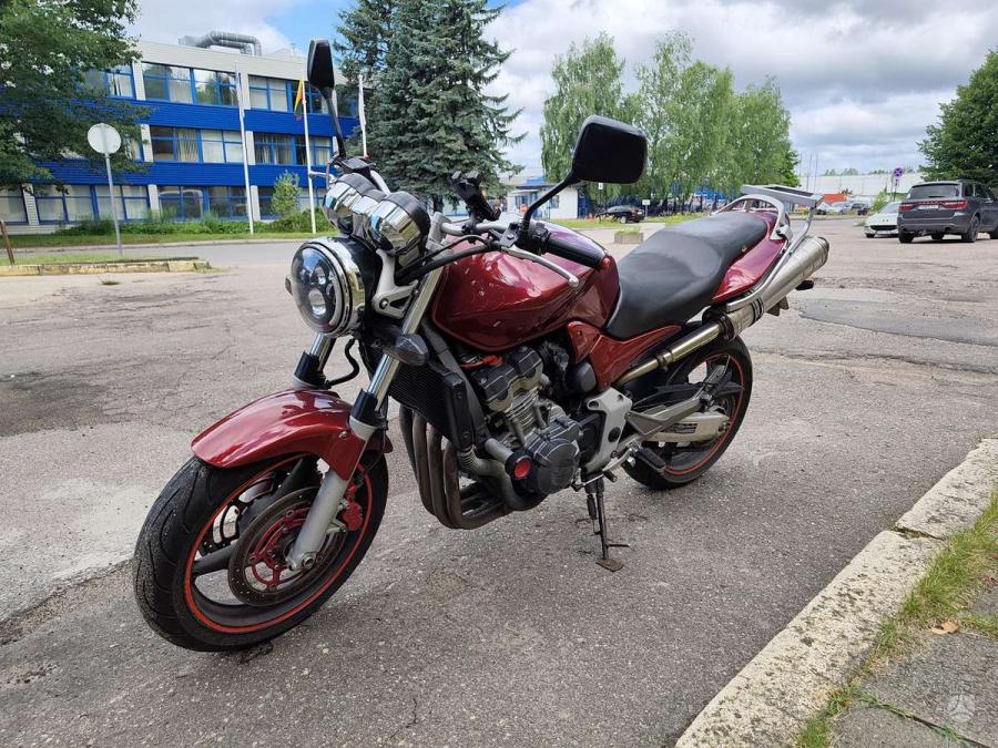 Honda Hornet 2005 in Vilnius, with an engine capacity of 0.92 L and mileage of 43 thousand km for 2600 €, photo 6 on AUTOMOTO.COM.LV