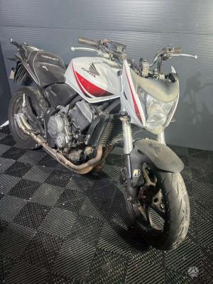 Honda Hornet 2009 Tauragė, ar dzinēja tilpumu 0.60 L un nobraukumu 10 tūkst. km par 1900 €, foto  vietnē AUTOMOTO.COM.LV