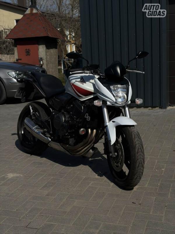 Honda Hornet 2010 in Taurage, with an engine capacity of 0.00 L and mileage of 0 thousand km for 3100 €, photo 2 on AUTOMOTO.COM.LV