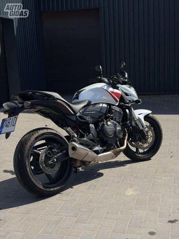 Honda Hornet 2010 in Taurage, with an engine capacity of 0.00 L and mileage of 0 thousand km for 3100 €, photo 4 on AUTOMOTO.COM.LV