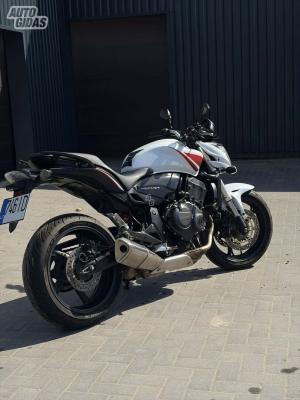 Honda Hornet 2010 in Taurage, with an engine capacity of 0.00 L and mileage of 0 thousand km for 3100 €, photo 5 on AUTOMOTO.COM.LV