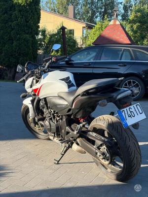 Honda Hornet 2010 in Taurage, with an engine capacity of 0.60 L and mileage of 27 thousand km for 3000 €, photo 3 on AUTOMOTO.COM.LV
