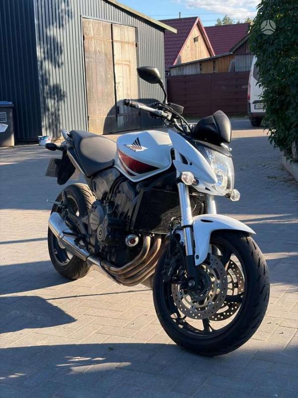 Honda Hornet 2010 Tauragė, ar dzinēja tilpumu 0.60 L un nobraukumu 27 tūkst. km par 3000 €, foto 4 vietnē AUTOMOTO.COM.LV