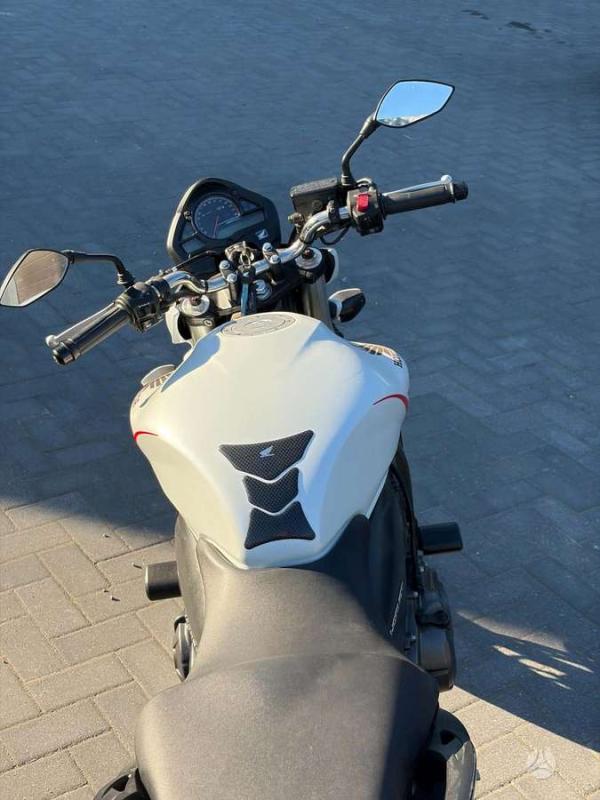 Honda Hornet 2010 Tauragė, ar dzinēja tilpumu 0.60 L un nobraukumu 27 tūkst. km par 3000 €, foto 5 vietnē AUTOMOTO.COM.LV