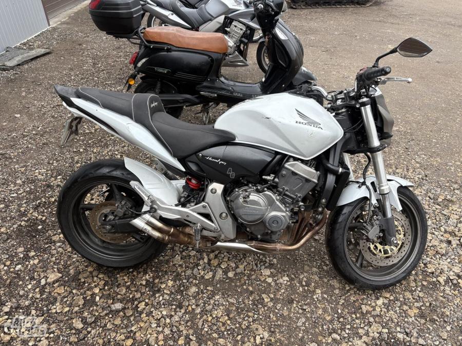 Honda Hornet 2011 Kelmė, ar dzinēja tilpumu 0.60 L un nobraukumu 61 tūkst. km par 1330 €, foto 3 vietnē AUTOMOTO.COM.LV
