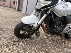 Honda Hornet 2011 Kelmė, ar dzinēja tilpumu 0.60 L un nobraukumu 61 tūkst. km par 1330 €, foto 9 vietnē AUTOMOTO.COM.LV