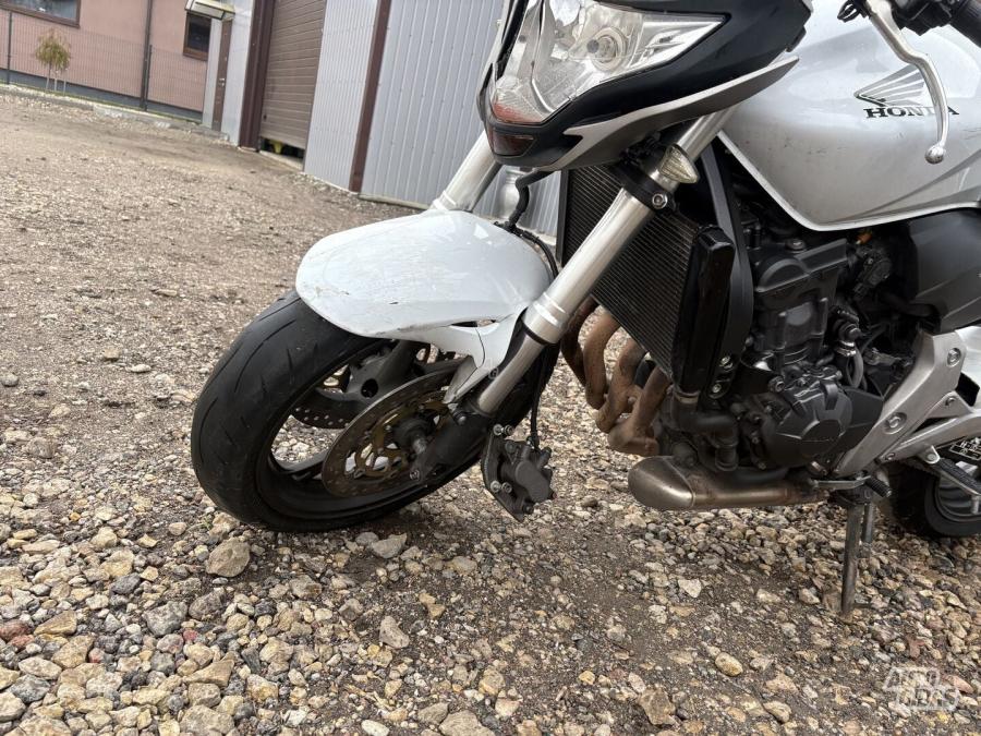 Honda Hornet 2011 Kelmė, ar dzinēja tilpumu 0.60 L un nobraukumu 61 tūkst. km par 1330 €, foto 9 vietnē AUTOMOTO.COM.LV