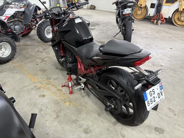 Honda Hornet 2023 Kelmė, ar dzinēja tilpumu 0.75 L un nobraukumu 12 tūkst. km par 2230 €, foto 4 vietnē AUTOMOTO.COM.LV