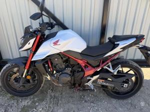 Honda Hornet 2023 Tauragė, ar dzinēja tilpumu 0.75 L un nobraukumu 28 tūkst. km par 3350 €, foto 9 vietnē AUTOMOTO.COM.LV