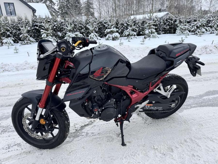 Honda Hornet 2024 in Vilnius, with an engine capacity of 0.75 L and mileage of 2 thousand km for 3690 €, photo 7 on AUTOMOTO.COM.LV