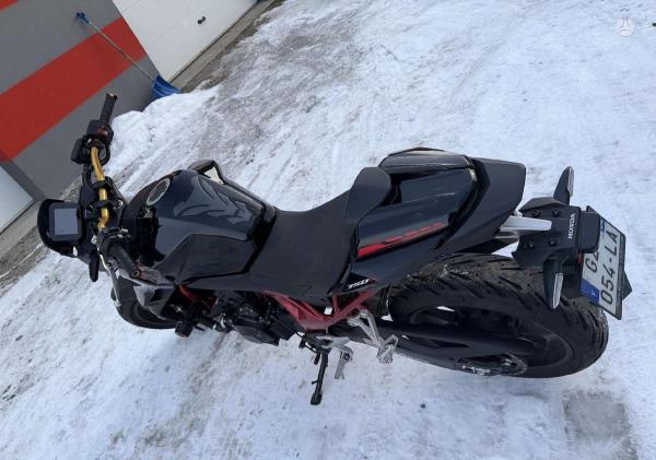 Honda Hornet 2024 Viļņa, ar dzinēja tilpumu 0.75 L un nobraukumu 2 tūkst. km par 4499 €, foto 11 vietnē AUTOMOTO.COM.LV