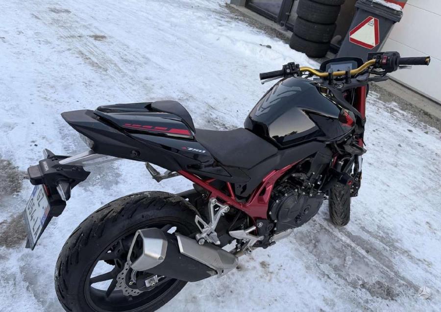 Honda Hornet 2024 in Vilnius, with an engine capacity of 0.75 L and mileage of 2 thousand km for 3690 €, photo 12 on AUTOMOTO.COM.LV
