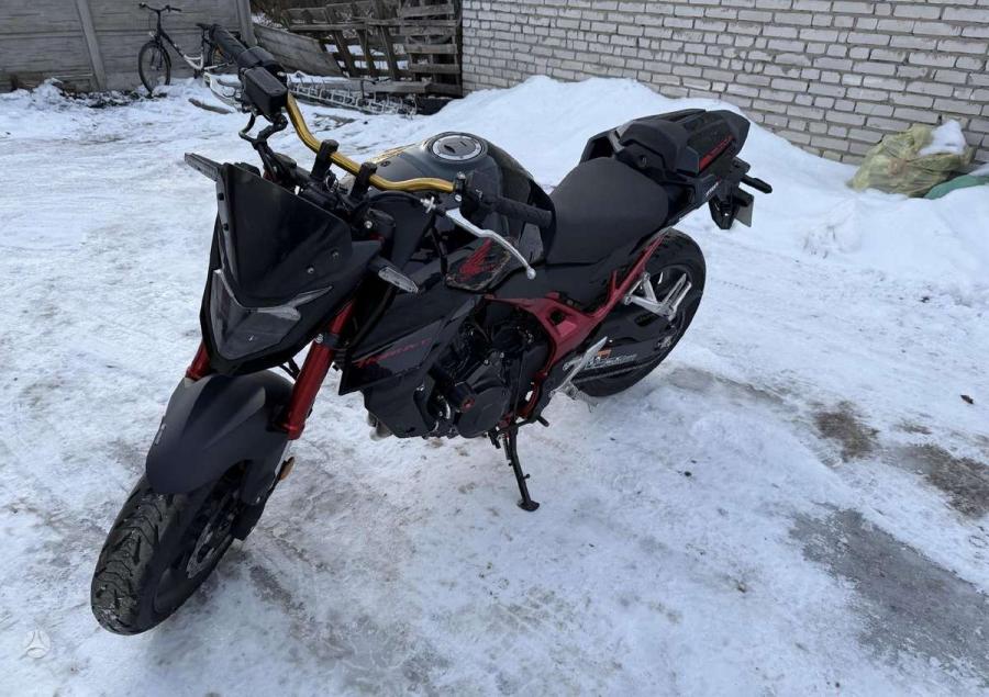 Honda Hornet 2024 in Vilnius, with an engine capacity of 0.75 L and mileage of 2 thousand km for 3690 €, photo 18 on AUTOMOTO.COM.LV