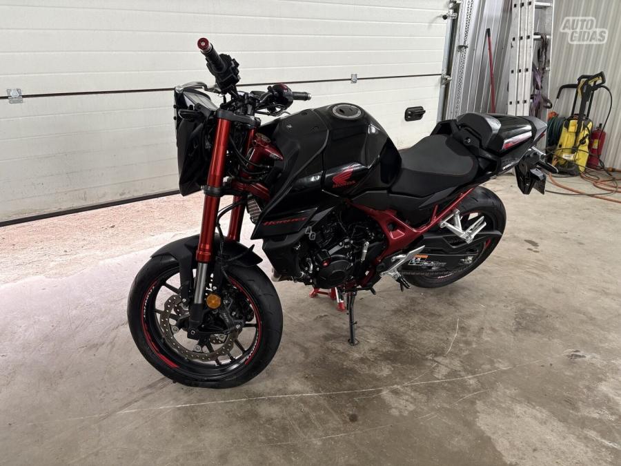 Honda Hornet 2025 in Kelme, with an engine capacity of 0.75 L and mileage of 5 thousand km for 2030 €, photo 1 on AUTOMOTO.COM.LV
