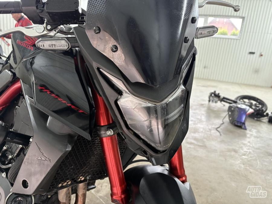 Honda Hornet 2025 in Kelme, with an engine capacity of 0.75 L and mileage of 5 thousand km for 2030 €, photo 8 on AUTOMOTO.COM.LV