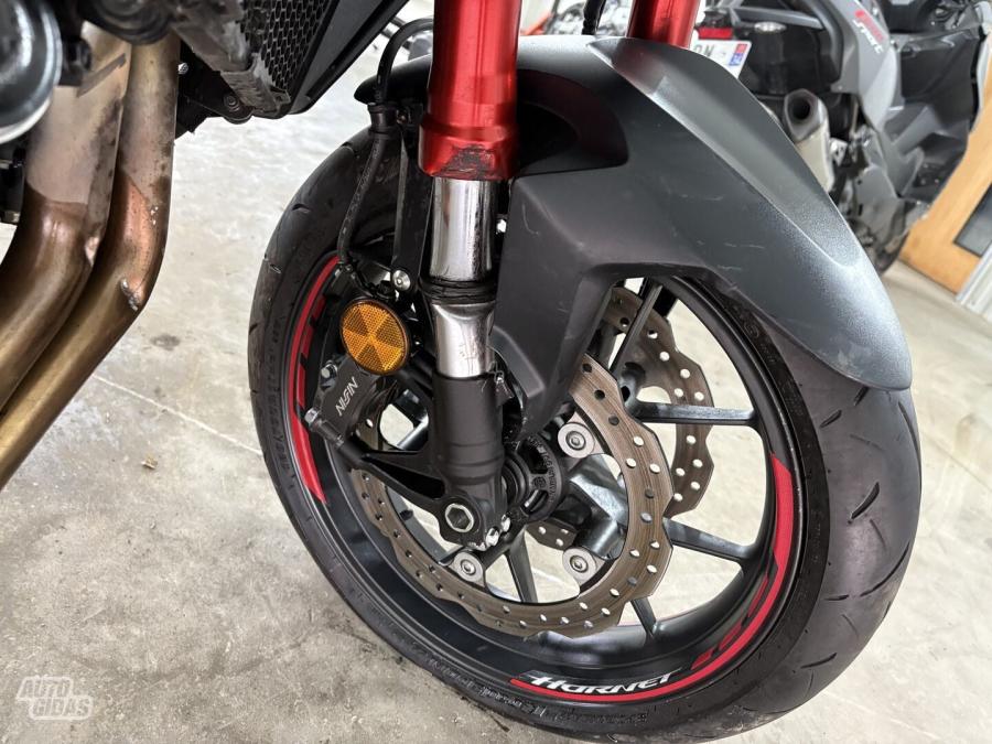 Honda Hornet 2025 in Kelme, with an engine capacity of 0.75 L and mileage of 5 thousand km for 2030 €, photo 9 on AUTOMOTO.COM.LV