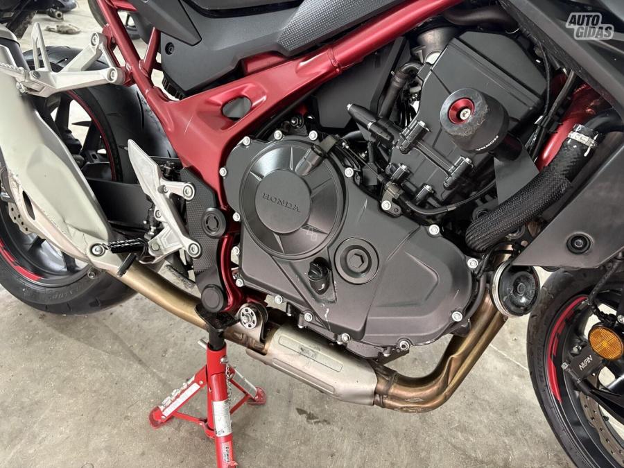 Honda Hornet 2025 in Kelme, with an engine capacity of 0.75 L and mileage of 5 thousand km for 2030 €, photo 11 on AUTOMOTO.COM.LV