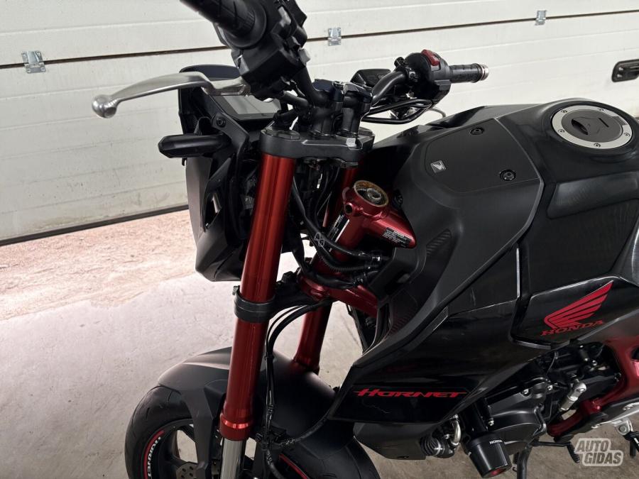 Honda Hornet 2025 in Kelme, with an engine capacity of 0.75 L and mileage of 5 thousand km for 2030 €, photo 16 on AUTOMOTO.COM.LV