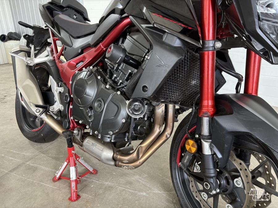 Honda Hornet 2025 Kelmė, ar dzinēja tilpumu 0.75 L un nobraukumu 5 tūkst. km par 1930 €, foto 9 vietnē AUTOMOTO.COM.LV