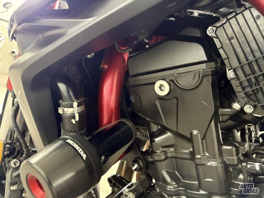 Honda Hornet 2025 Kelmė, ar dzinēja tilpumu 0.75 L un nobraukumu 5 tūkst. km par 1930 €, foto 18 vietnē AUTOMOTO.COM.LV