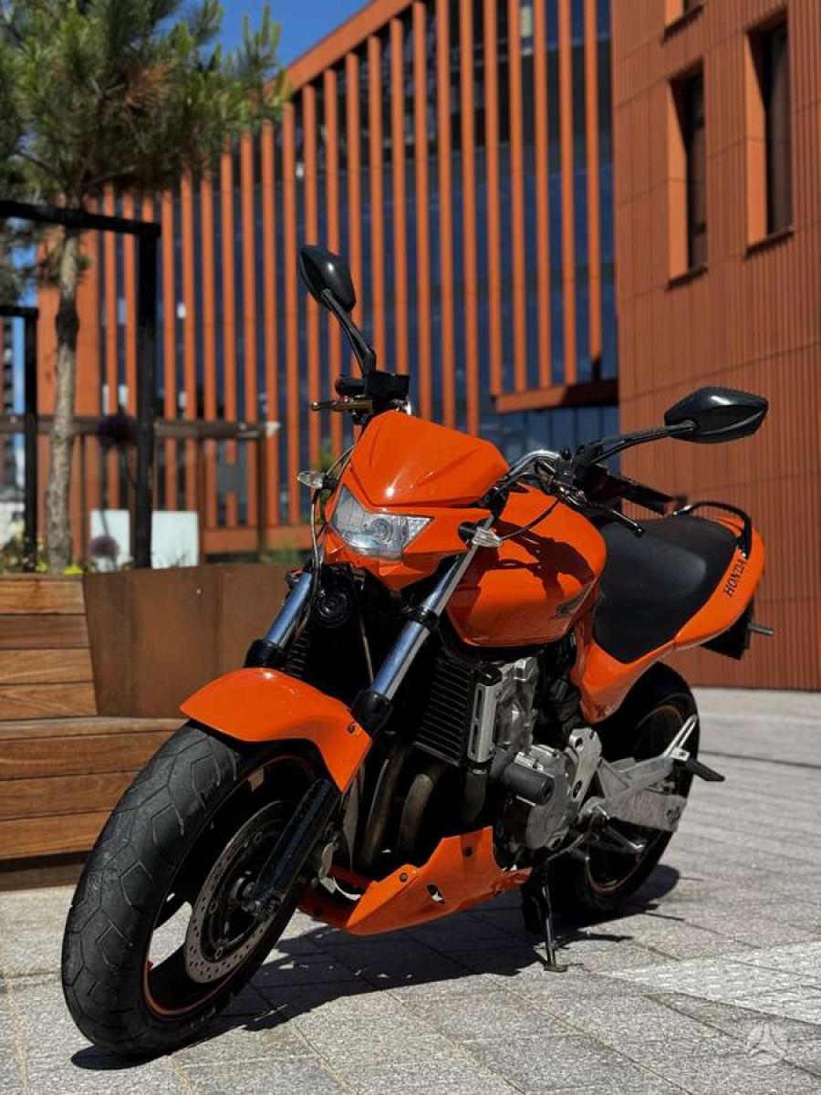 Orange Honda Hornet 2000 in Klaipeda, with an engine capacity of 0.60 L and mileage of 29 thousand km for 1850 €, photo 9 on AUTOMOTO.COM.LV