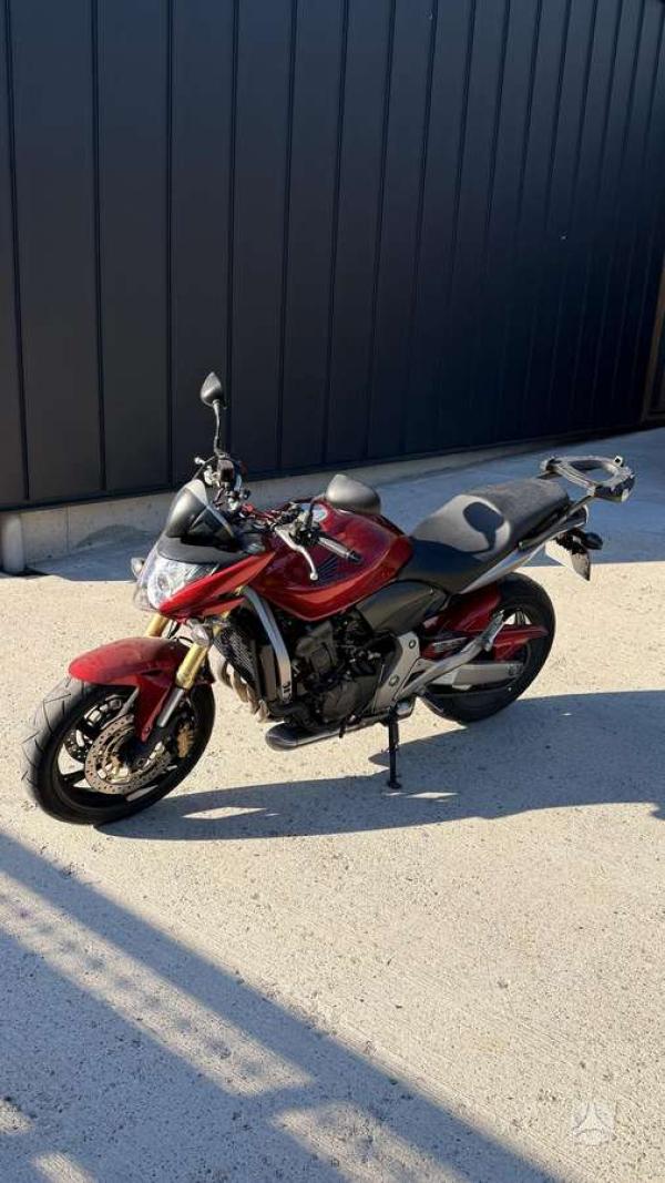 Red Honda Hornet 2007 in Vilnius, with an engine capacity of 0.60 L and mileage of 38 thousand km for 3000 €, photo 5 on AUTOMOTO.COM.LV