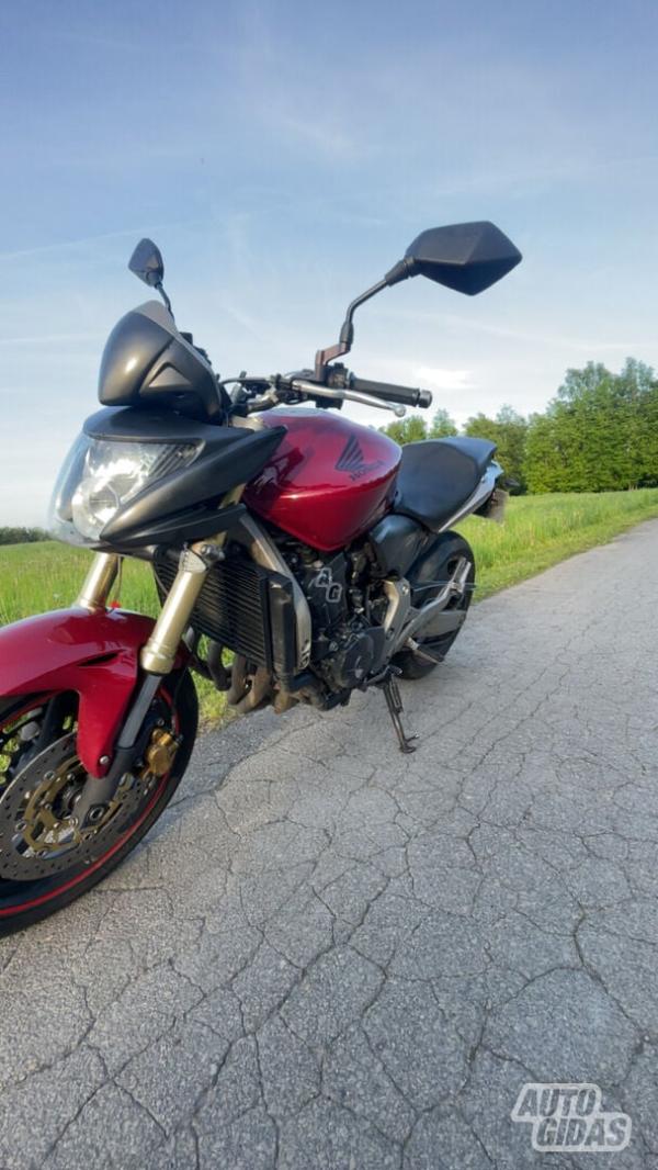 Violet Honda Hornet 2007 in Radviliskis, with an engine capacity of 0.60 L and mileage of 56 thousand km for 2750 €, photo 5 on AUTOMOTO.COM.LV