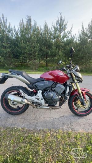 Violets Honda Hornet 2007 Radviliškis, ar dzinēja tilpumu 0.60 L un nobraukumu 56 tūkst. km par 2750 €, foto  vietnē AUTOMOTO.COM.LV