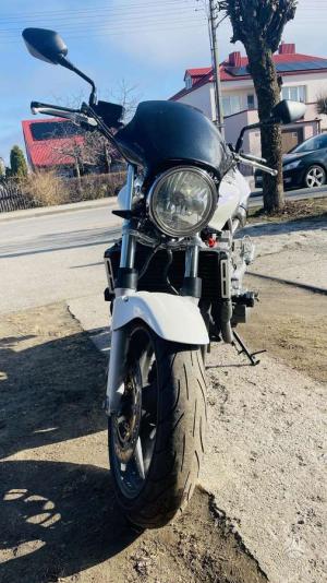 Balts Honda Hornet 2002 Klaipėda, ar dzinēja tilpumu 0.92 L un nobraukumu 56 tūkst. km par 2400 €, foto 6 vietnē AUTOMOTO.COM.LV