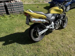 Dzeltens Honda Hornet 2003 Mažeikiai, ar dzinēja tilpumu 0.60 L un nobraukumu 41 tūkst. km par 1300 €, foto 4 vietnē AUTOMOTO.COM.LV
