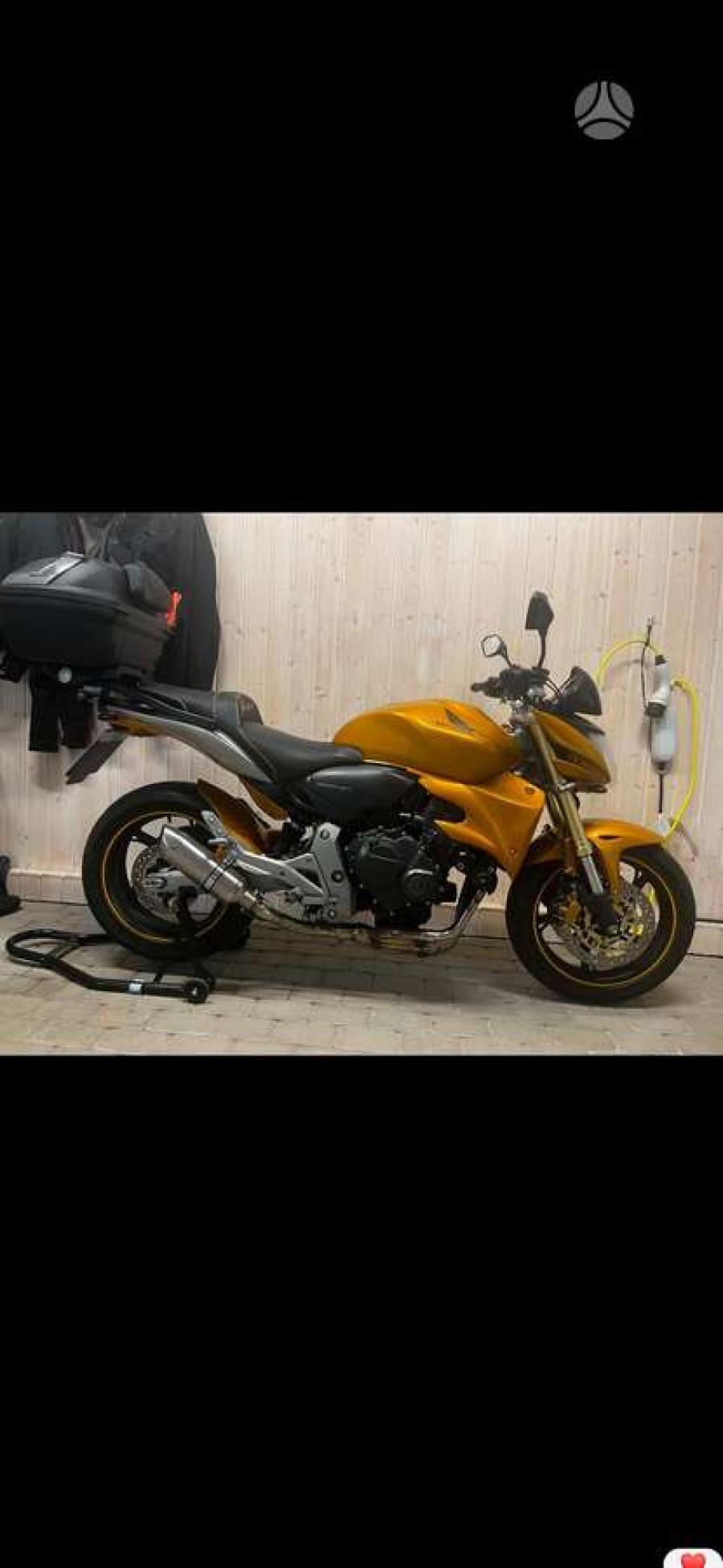 Yellow Honda Hornet 2007 in Gargzdai, with an engine capacity of 0.60 L and mileage of 48 thousand km for 3450 €, photo 1 on AUTOMOTO.COM.LV
