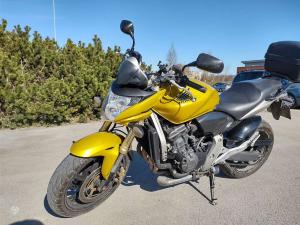 Dzeltens Honda Hornet 2007 Šauļi, ar dzinēja tilpumu 0.60 L un nobraukumu 79 tūkst. km par 2700 €, foto 7 vietnē AUTOMOTO.COM.LV