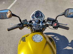 Dzeltens Honda Hornet 2007 Šauļi, ar dzinēja tilpumu 0.60 L un nobraukumu 79 tūkst. km par 2700 €, foto 10 vietnē AUTOMOTO.COM.LV