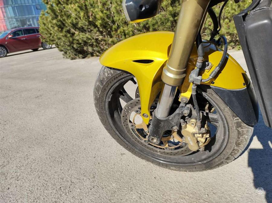 Dzeltens Honda Hornet 2007 Šauļi, ar dzinēja tilpumu 0.60 L un nobraukumu 79 tūkst. km par 2700 €, foto 12 vietnē AUTOMOTO.COM.LV