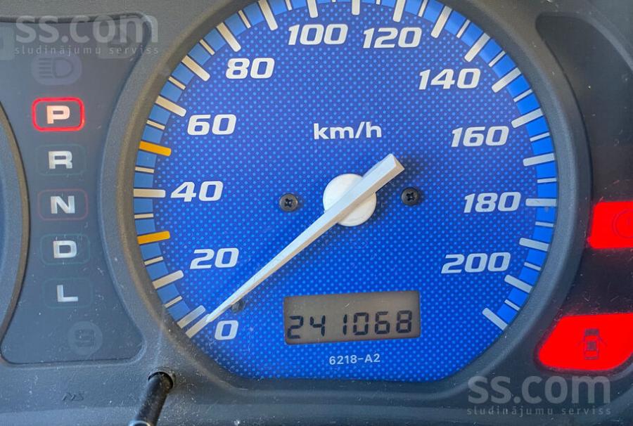 Melns Honda HR-V 2001 Valmiera, ar dzinēja tilpumu 1.60 L un nobraukumu 241 tūkst. km par 1700 €, foto 12 vietnē AUTOMOTO.COM.LV