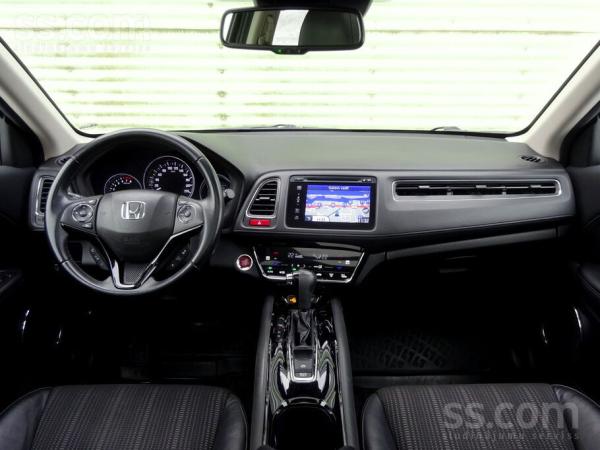 Melns Honda HR-V 2018 Rīga, ar dzinēja tilpumu 1.50 L un nobraukumu 159 tūkst. km par 14500 €, foto 5 vietnē AUTOMOTO.COM.LV