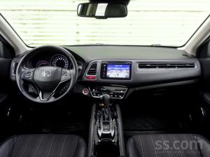 Melns Honda HR-V 2018 Rīga, ar dzinēja tilpumu 1.50 L un nobraukumu 159 tūkst. km par 14500 €, foto 5 vietnē AUTOMOTO.COM.LV