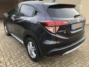 Black Honda HR-V 2018 in Kaunas, with an engine capacity of 1.50 L and mileage of 75 thousand km for 16600 €, photo 6 on AUTOMOTO.COM.LV