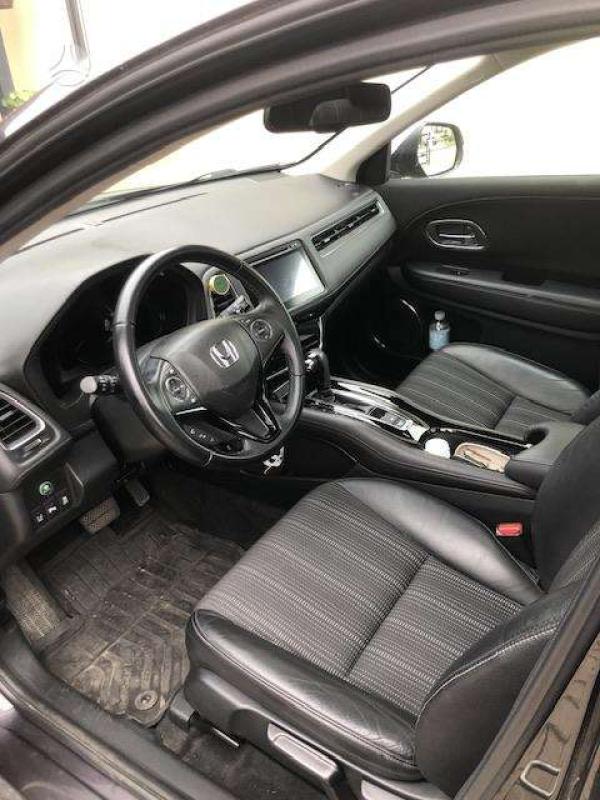 Black Honda HR-V 2018 in Kaunas, with an engine capacity of 1.50 L and mileage of 75 thousand km for 16600 €, photo 7 on AUTOMOTO.COM.LV