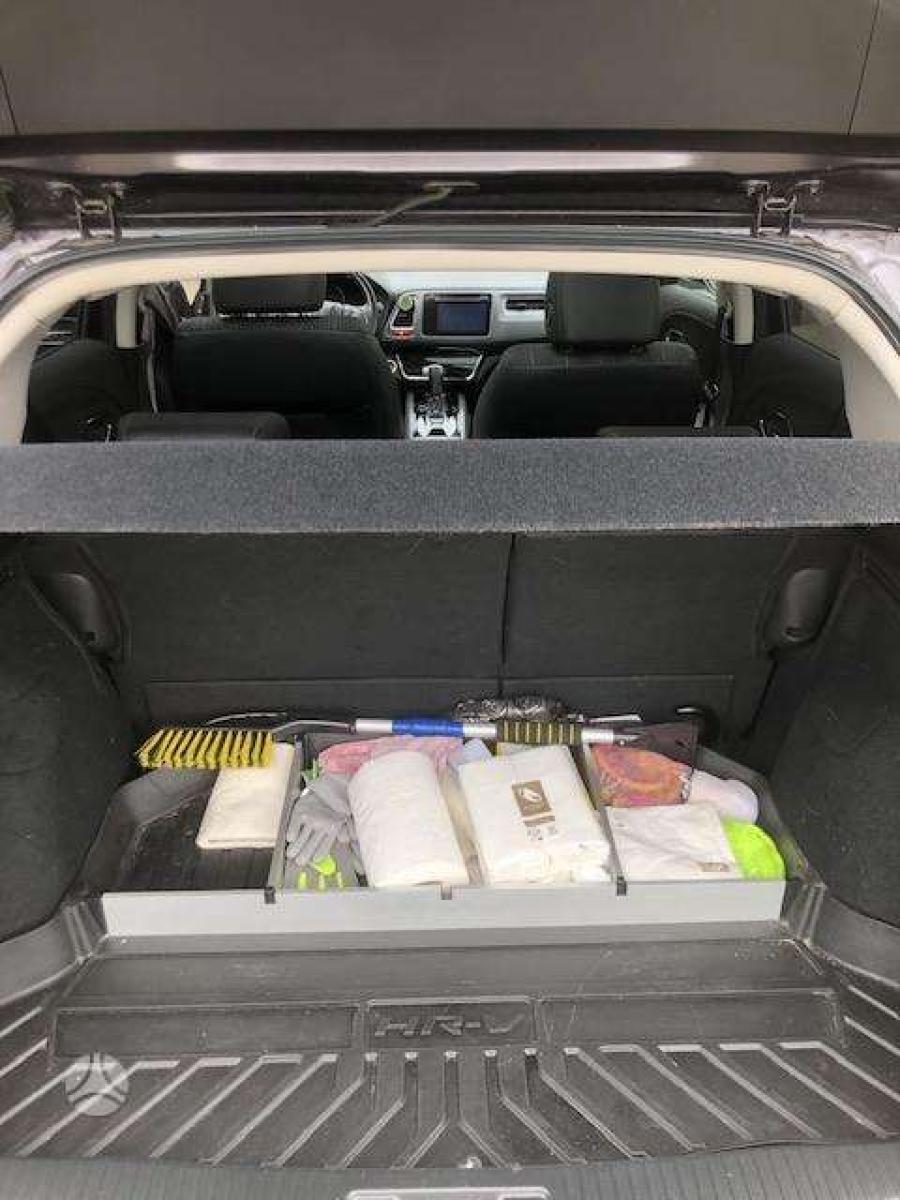 Black Honda HR-V 2018 in Kaunas, with an engine capacity of 1.50 L and mileage of 75 thousand km for 16600 €, photo 16 on AUTOMOTO.COM.LV