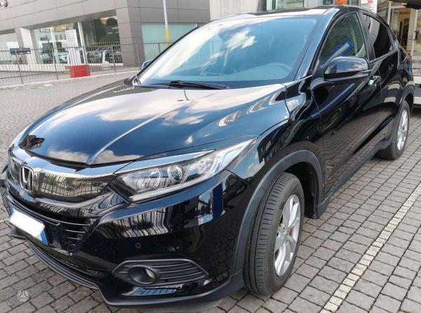 Melns Honda HR-V 2019 Viļņa, ar dzinēja tilpumu 1.50 L un nobraukumu 130 tūkst. km par 14999 €, foto 2 vietnē AUTOMOTO.COM.LV