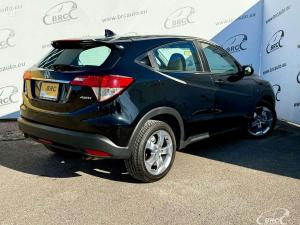 Black Honda HR-V 2021 in Klaipeda, with an engine capacity of 1.80 L and mileage of 18 thousand km for 15500 €, photo 3 on AUTOMOTO.COM.LV