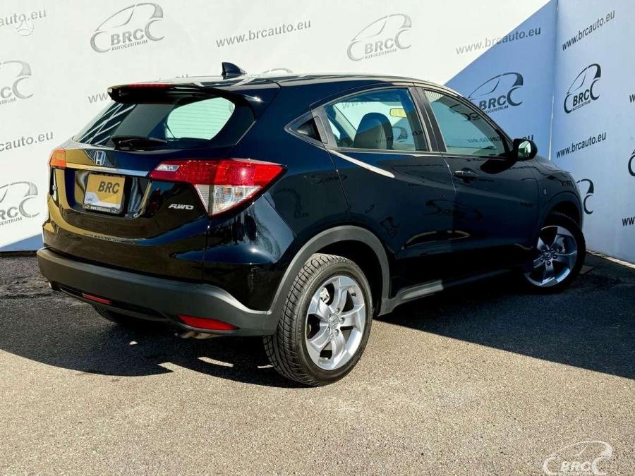 Black Honda HR-V 2021 in Klaipeda, with an engine capacity of 1.80 L and mileage of 18 thousand km for 15500 €, photo 3 on AUTOMOTO.COM.LV