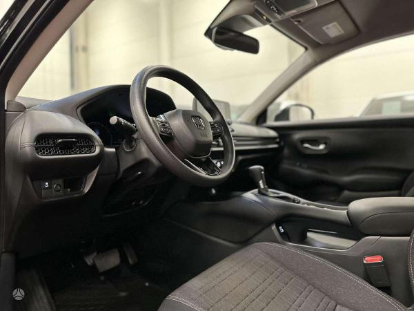 Melns Honda HR-V 2023 Viļņa, ar dzinēja tilpumu 2.00 L un nobraukumu 11 tūkst. km par 21990 €, foto 11 vietnē AUTOMOTO.COM.LV