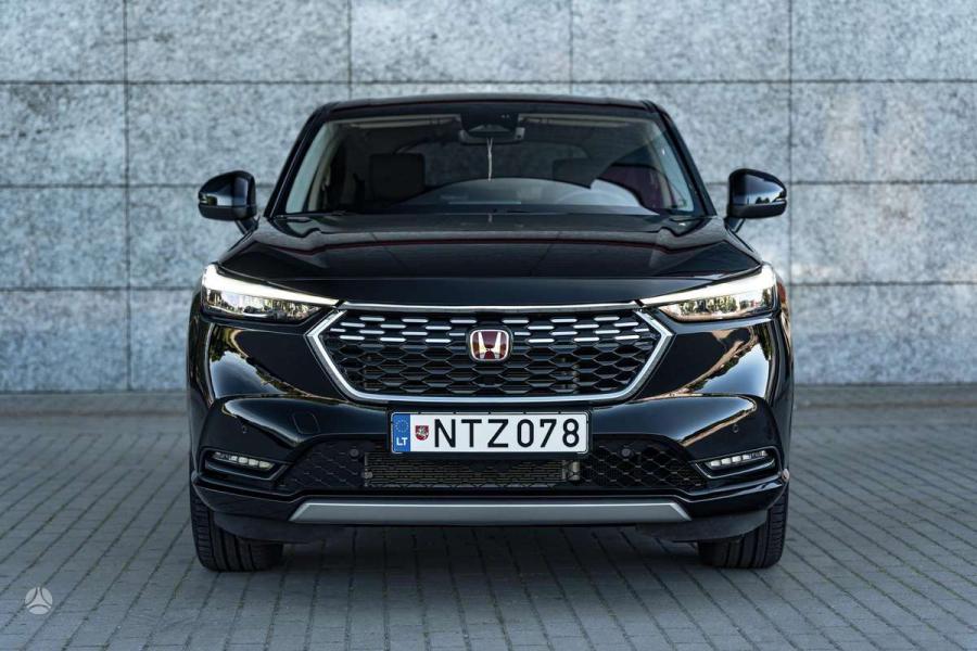 Black Honda HR-V 2025 in Klaipeda, with an engine capacity of 1.45 L and mileage of 2 thousand km for 27500 €, photo 1 on AUTOMOTO.COM.LV