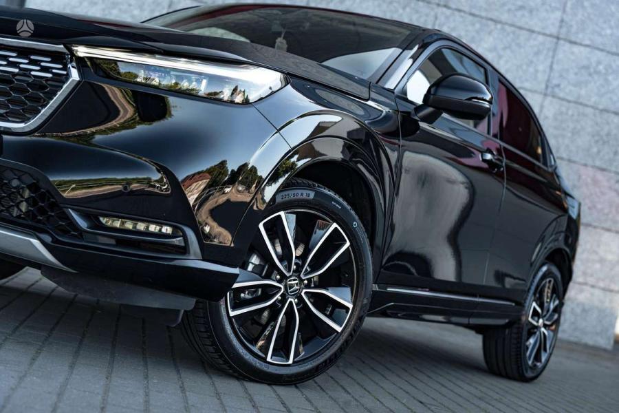 Black Honda HR-V 2025 in Klaipeda, with an engine capacity of 1.45 L and mileage of 2 thousand km for 27500 €, photo 4 on AUTOMOTO.COM.LV