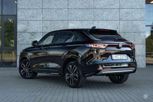Black Honda HR-V 2025 in Klaipeda, with an engine capacity of 1.45 L and mileage of 2 thousand km for 27500 €, photo 8 on AUTOMOTO.COM.LV