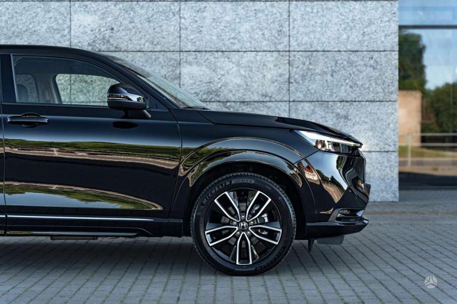 Black Honda HR-V 2025 in Klaipeda, with an engine capacity of 1.45 L and mileage of 2 thousand km for 27500 €, photo 13 on AUTOMOTO.COM.LV